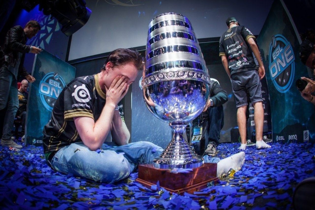 Legenda CS:GO GeT_RiGhT Pindah Ke Valorant! | SPIN