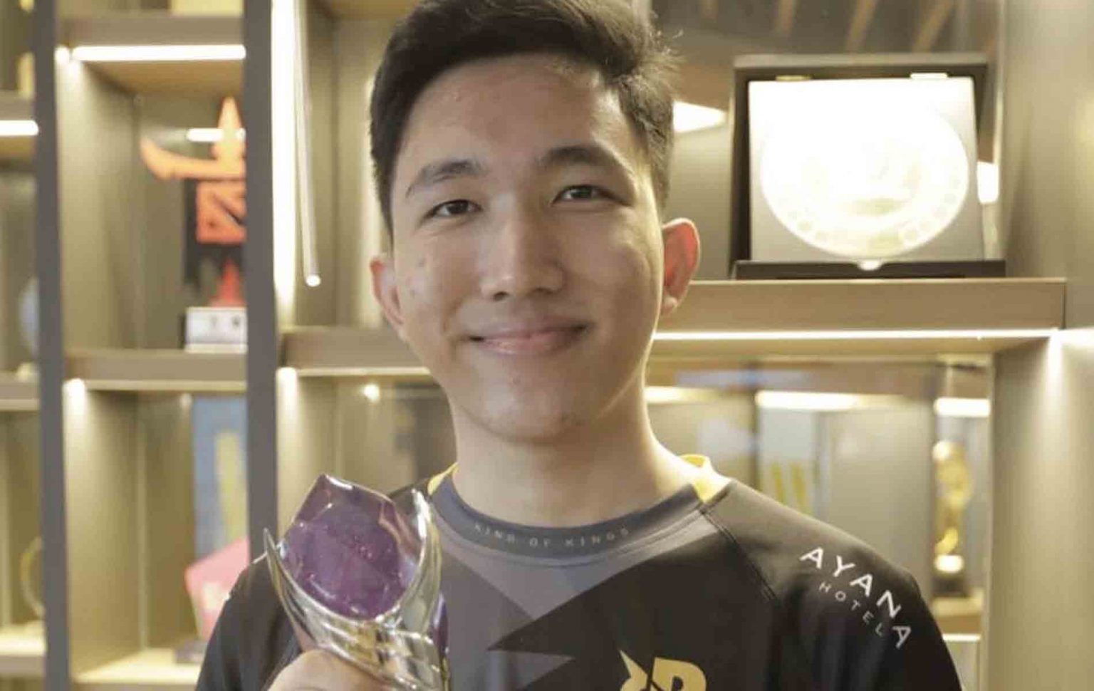 Tidak Main Di MPL ID Season 8, Sejarah Baru Bagi RRQ Lemon | SPIN