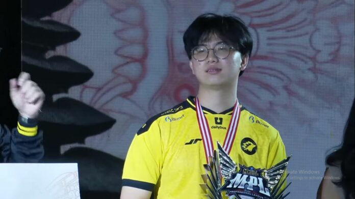 ONIC CW Jadi MVP Final MPL ID Season 8 Berapa Hadiah yang Didapat?