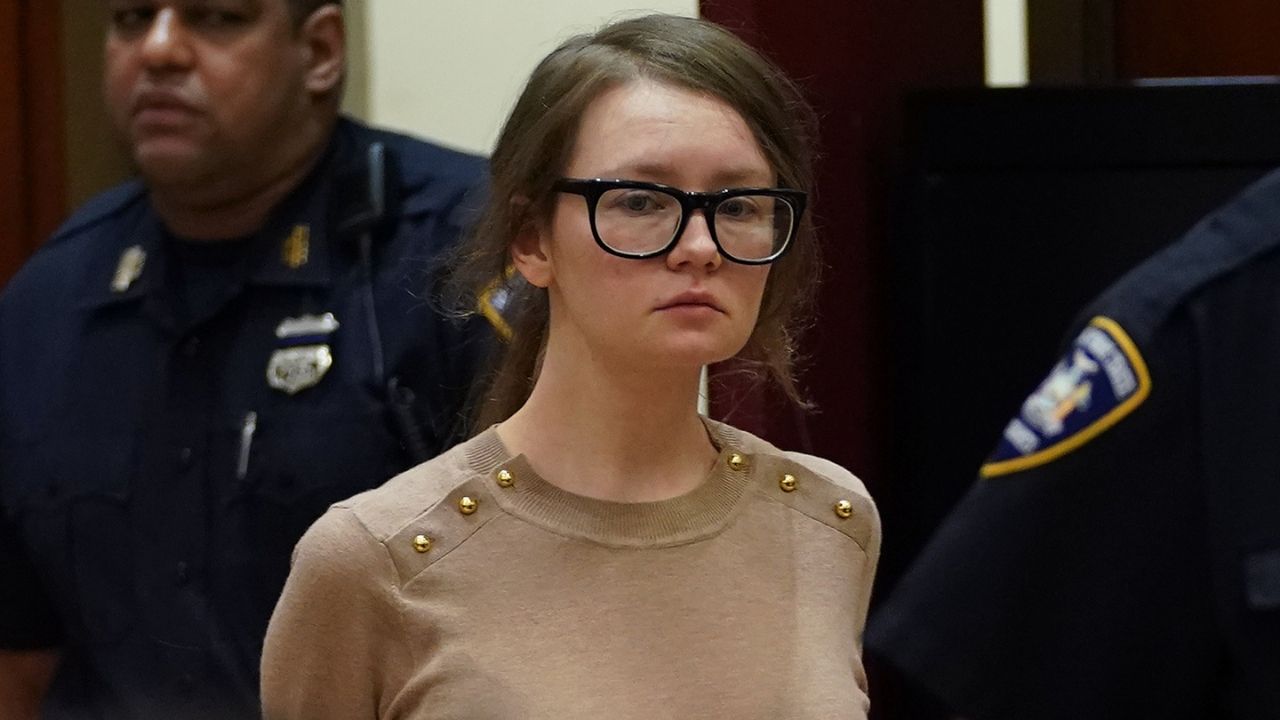 Kenalan Dengan Anna Delvey, Penipu yang Kisahnya diangkat ke Netflix!