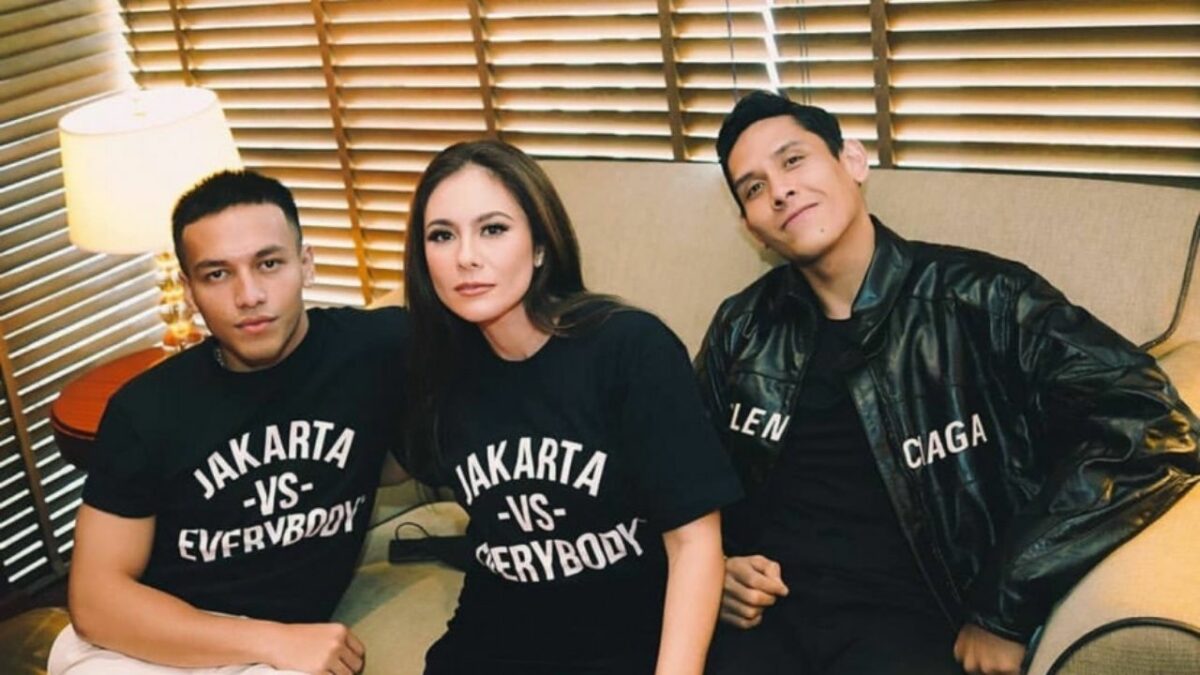 5 Fakta Menarik Film Jakarta vs Everybody, Banyak Adegan Hotnya!