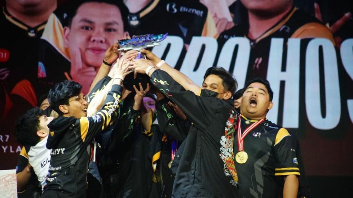 RRQ Hoshi Dapat Dukungan Axis di M4 MLBB World Championship