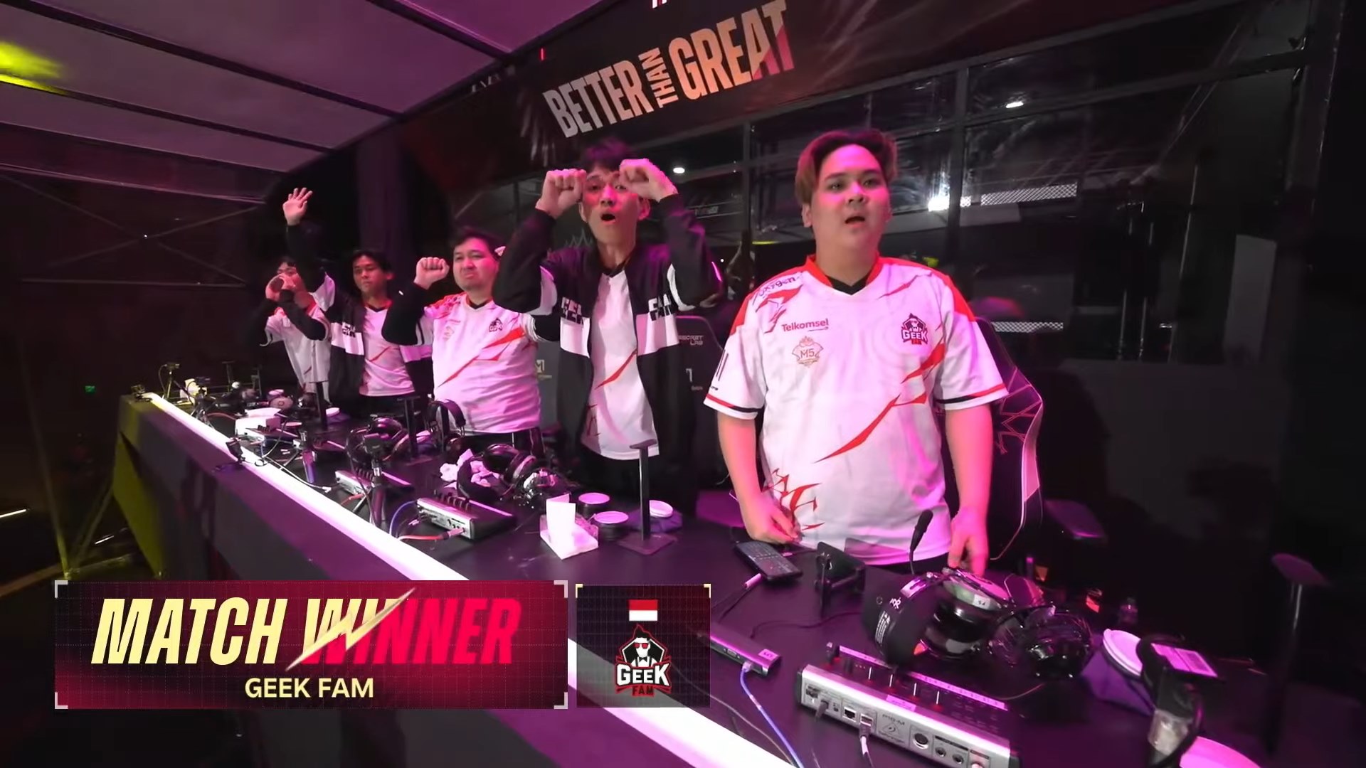 Hasil M5 Mobile Legends: Geek Fam Perkuat Chance Lolos ke Playoff! | SPIN