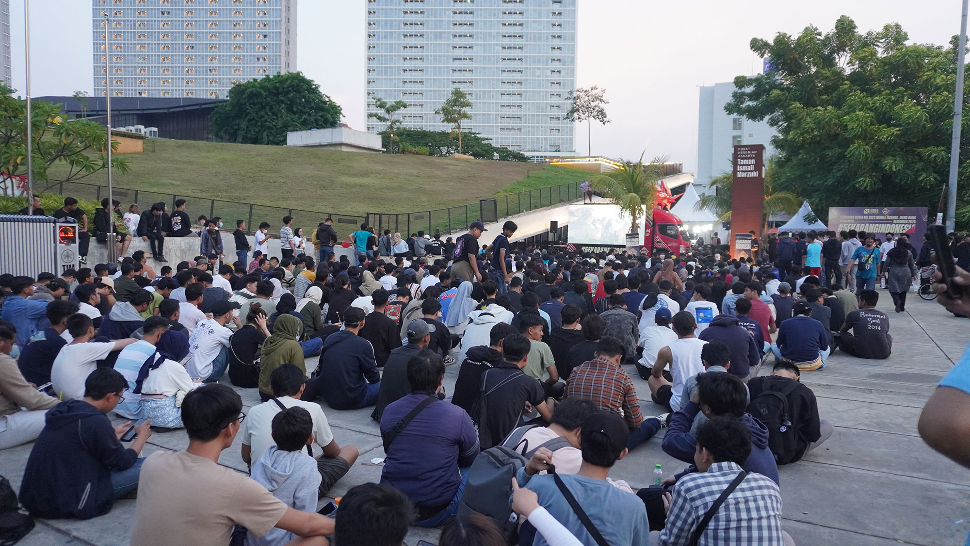 Keseruan M5 di Indonesia, Banyak Event Watch Party Digelar!