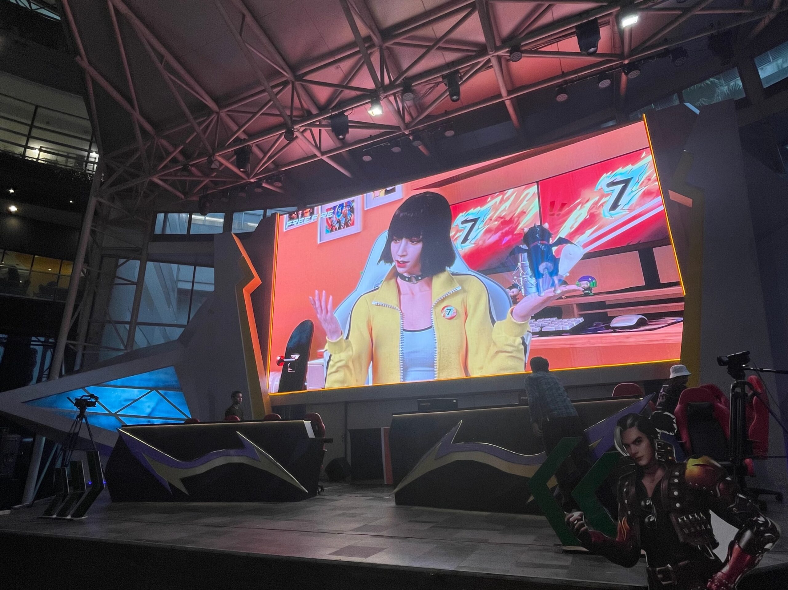 Keseruan Event Offline, Hadiah Eksklusif & Para Cosplayer di 7th ...