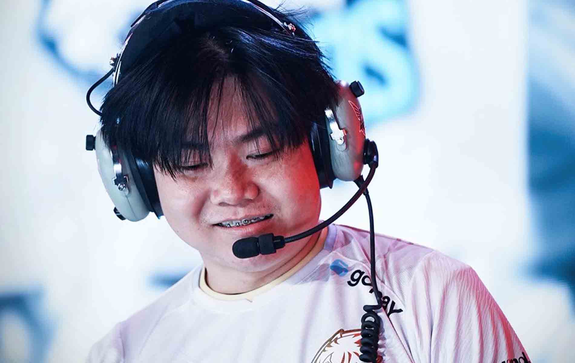 Coach Age Beberkan Alasannya Comeback Jadi Pelatih Evos Glory Lagi!