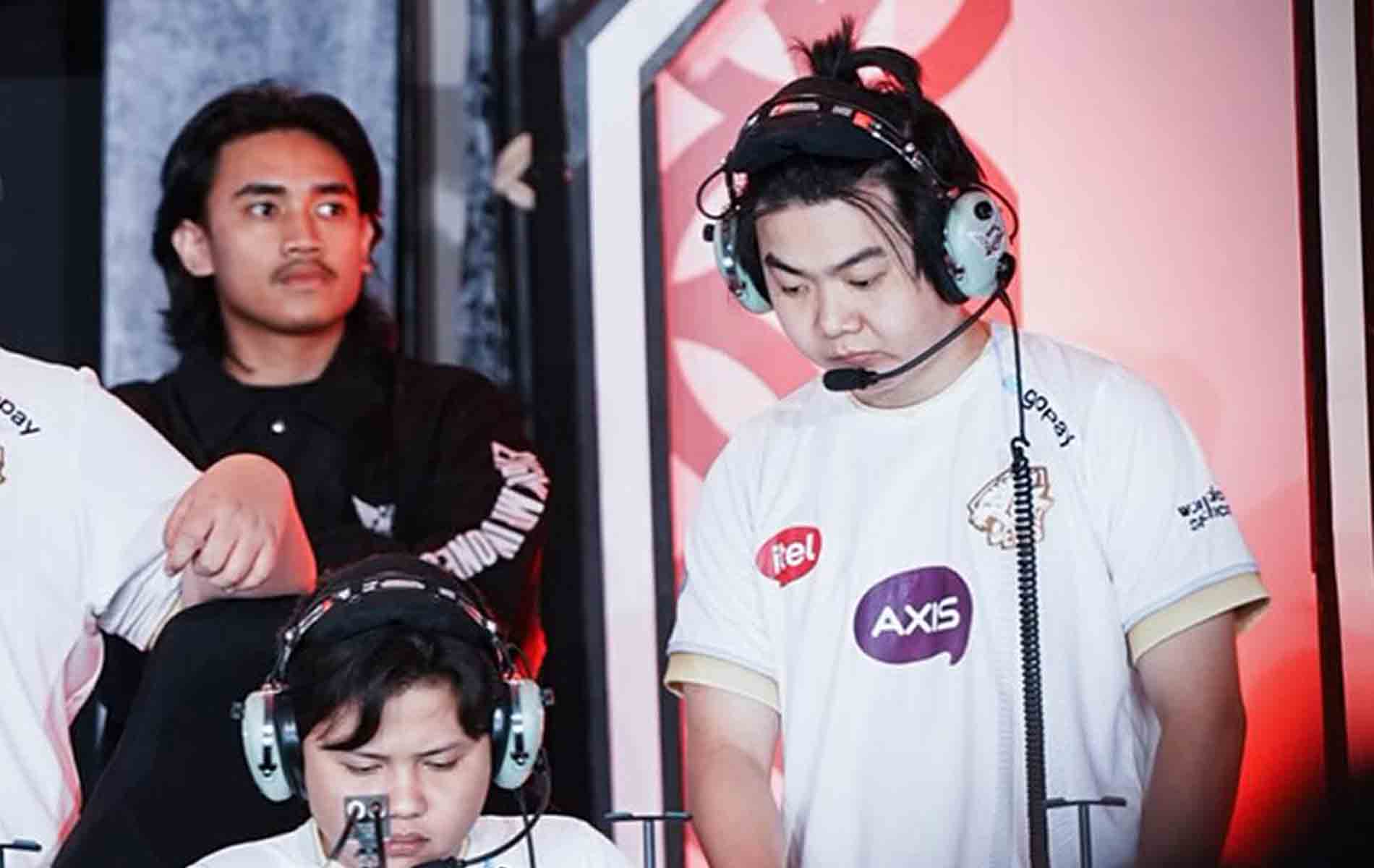 Dibilang Fans EVOS Berisik, Coach Age Berikan Klarifikasi!