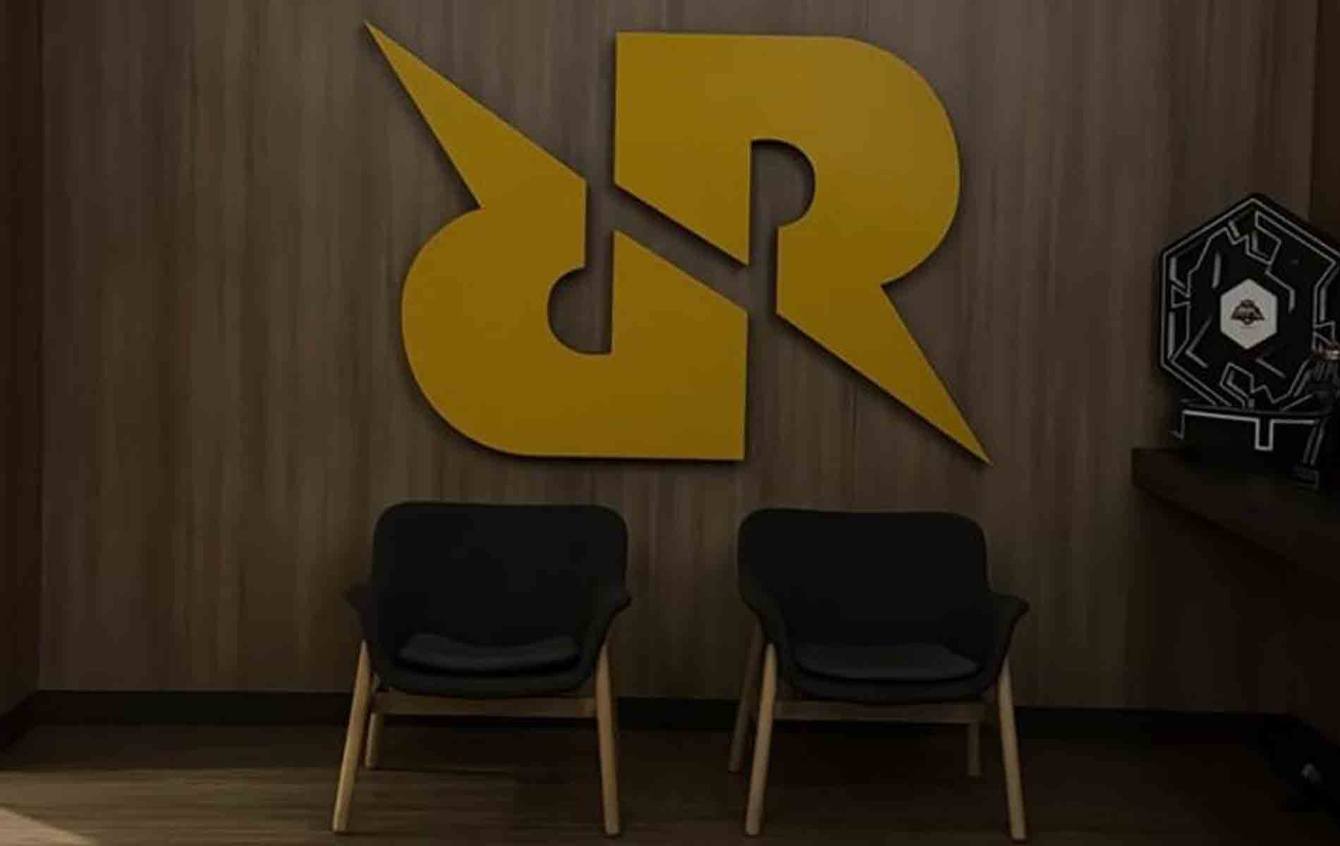 Pak AP Unggah Kursi Keramat di Storynya, Tanda Bakal Ada Yang Farewell ...